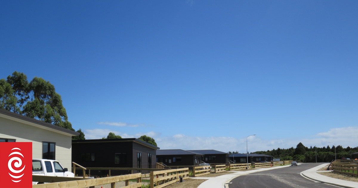 Around the motu: Lee Scanlon in Westport | RNZ