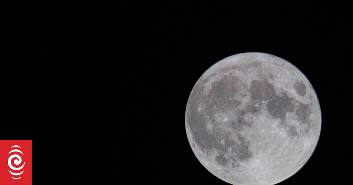 How to see tonight's supermoon | RNZ News