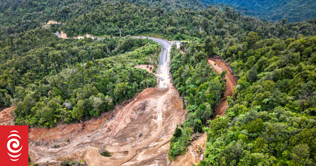 What it takes to get a road back open | RNZ News