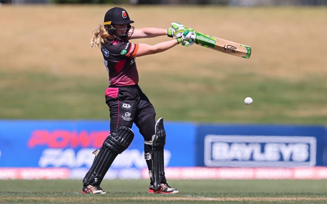 Gurrey equals women's domestic batting record | RNZ News