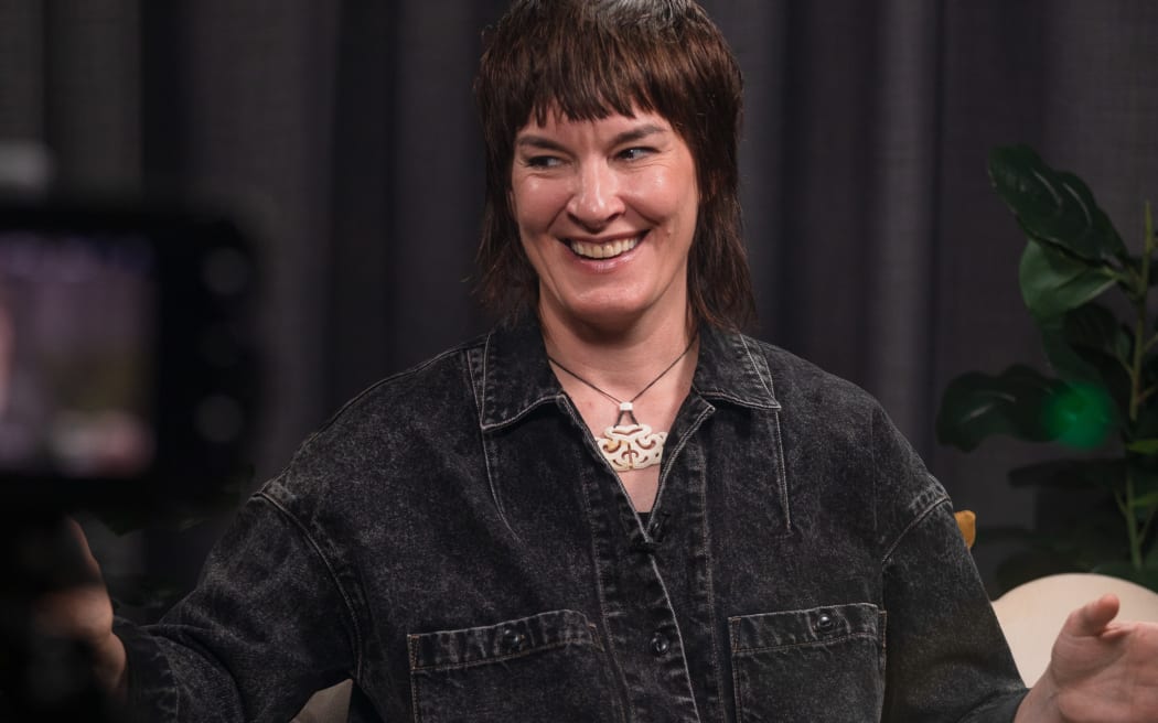 Jen Cloher: Authenticity and embracing her origins | RNZ