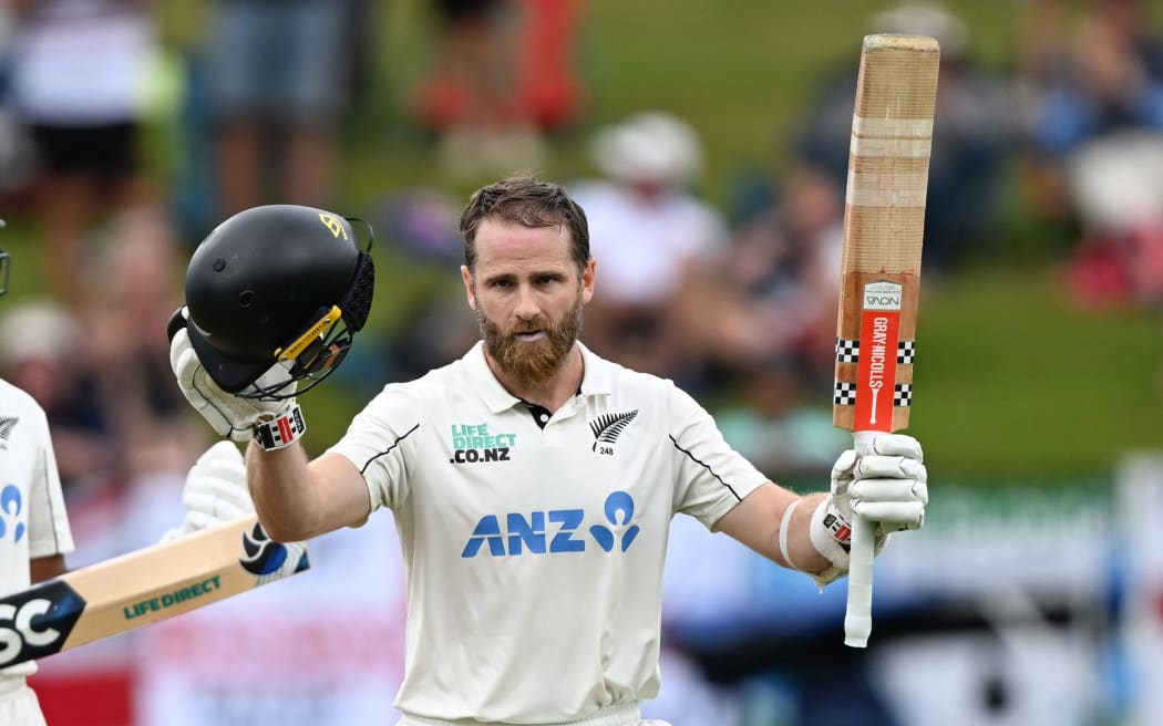Kane Williamson sets up Black Caps' push for victory | RNZ News