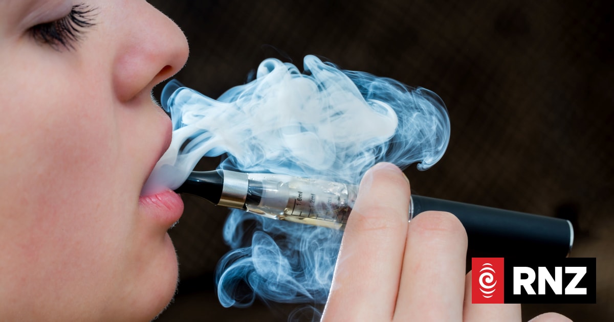 Vape stores flouting new laws, University of Otago study shows | RNZ