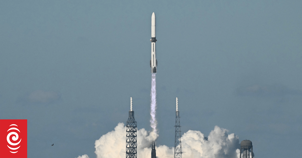 Blue Origin launches NASA Mars mission, nails booster landing | RNZ News