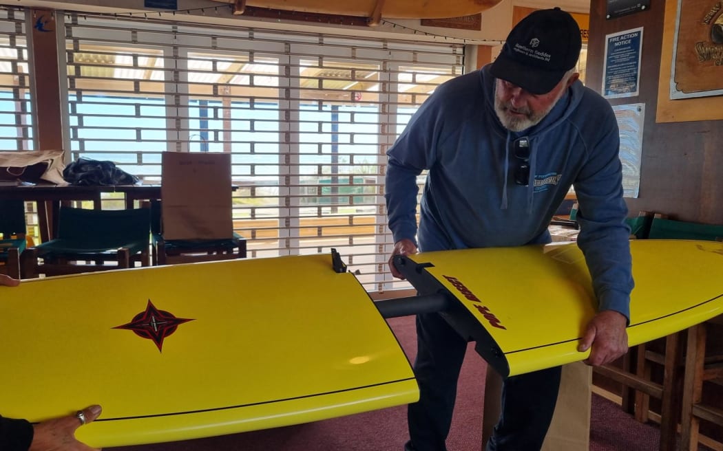 Vintage and collectable surfboards go under the hammer | RNZ News