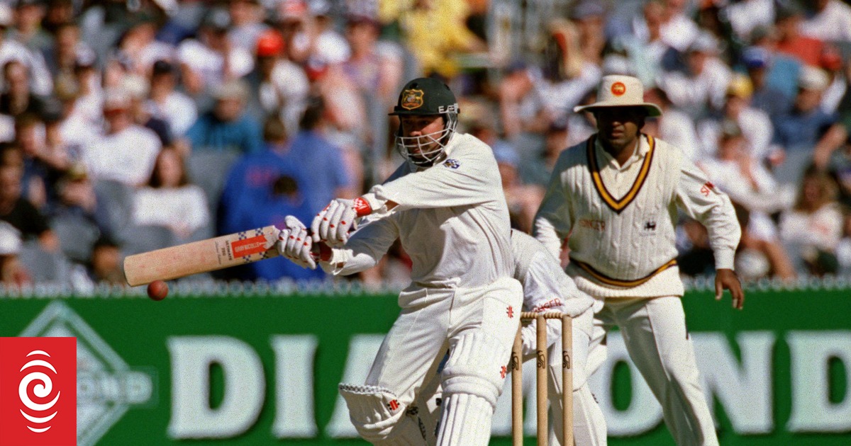 Cricket: Howzat? David Boon wins Boony's test shirt | RNZ News