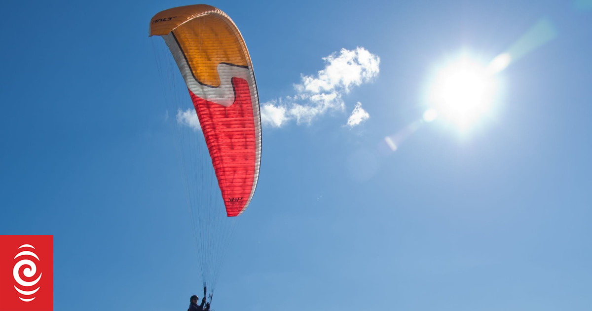One dead in paragliding accident | RNZ News