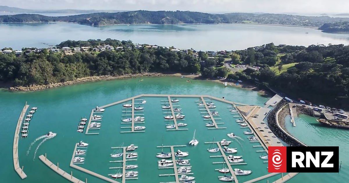 Packed hearing for controversial Waiheke marina | RNZ