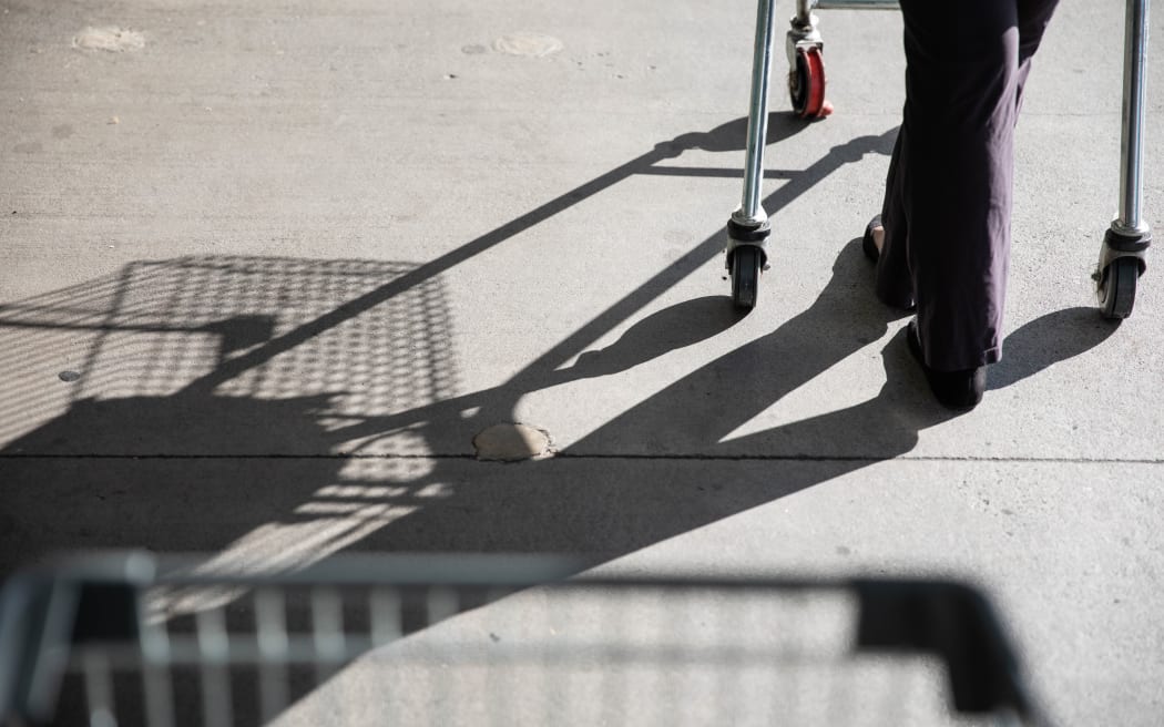 Countdown rolls out wheel clamps for abandoned trolleys amid backlash ...