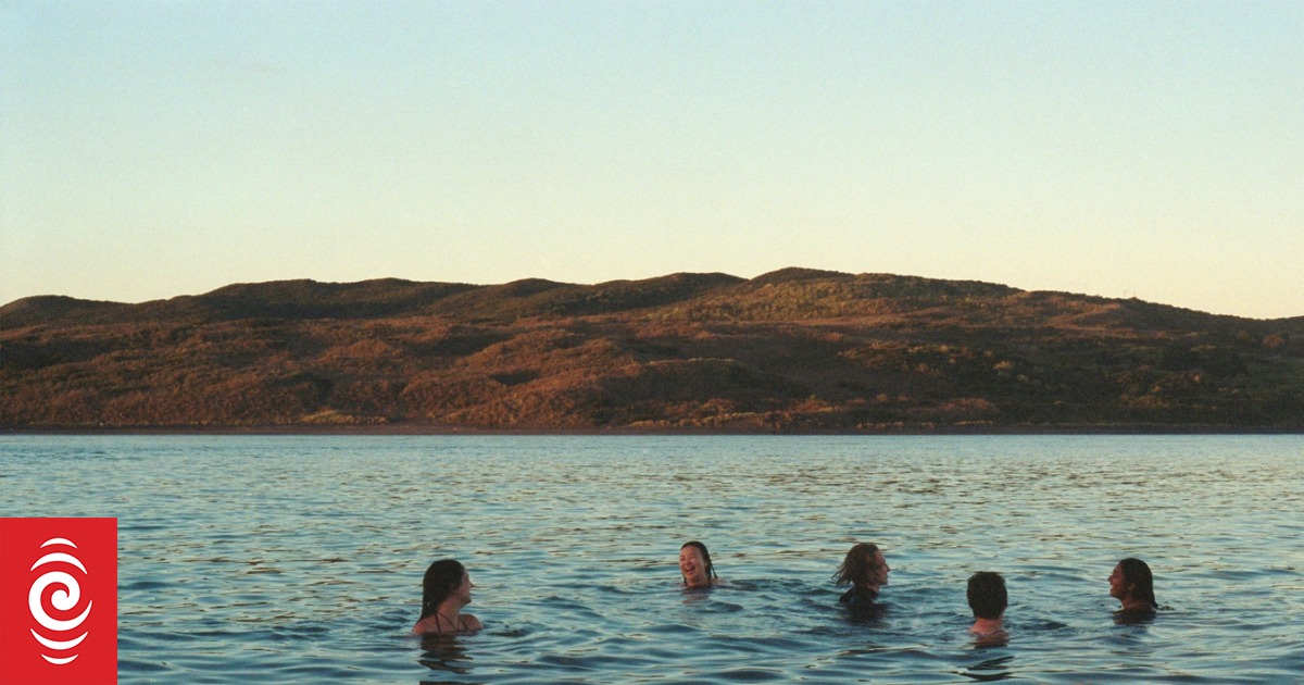 Artist Emily Parr is inspired by the sea | RNZ