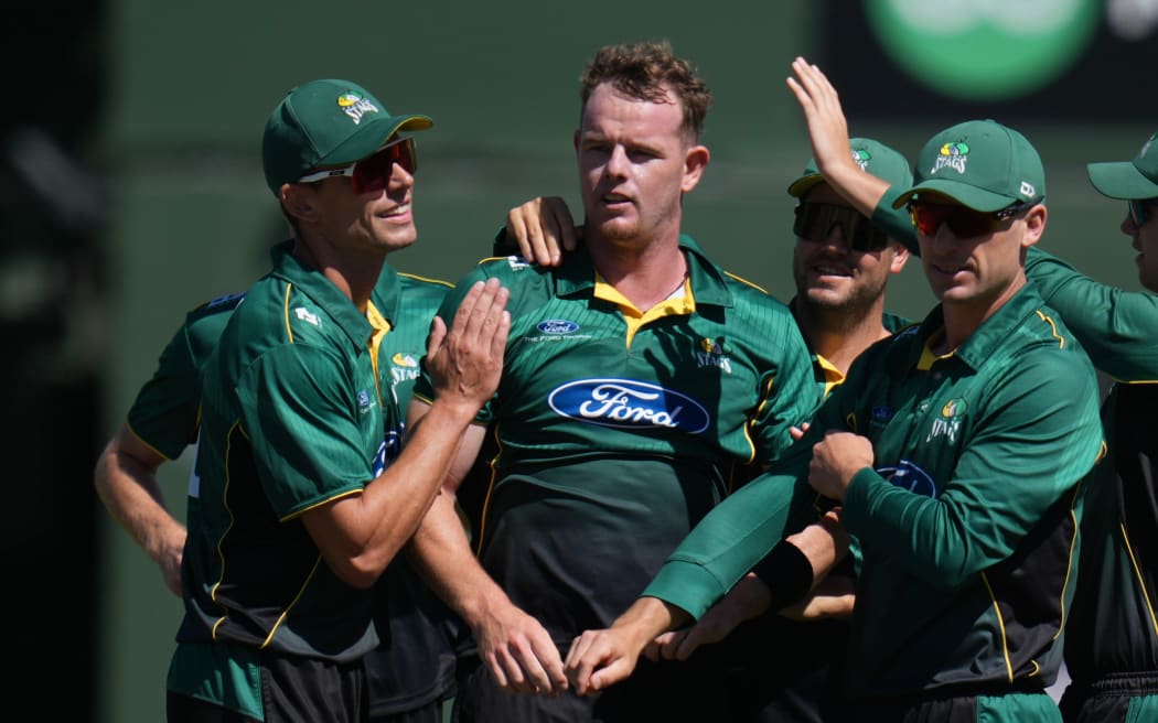 Cricket: Central Districts romp into men's one-day final against ...