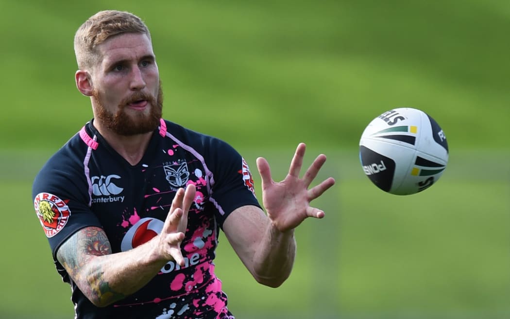 Tomkins out with knee injury | RNZ News