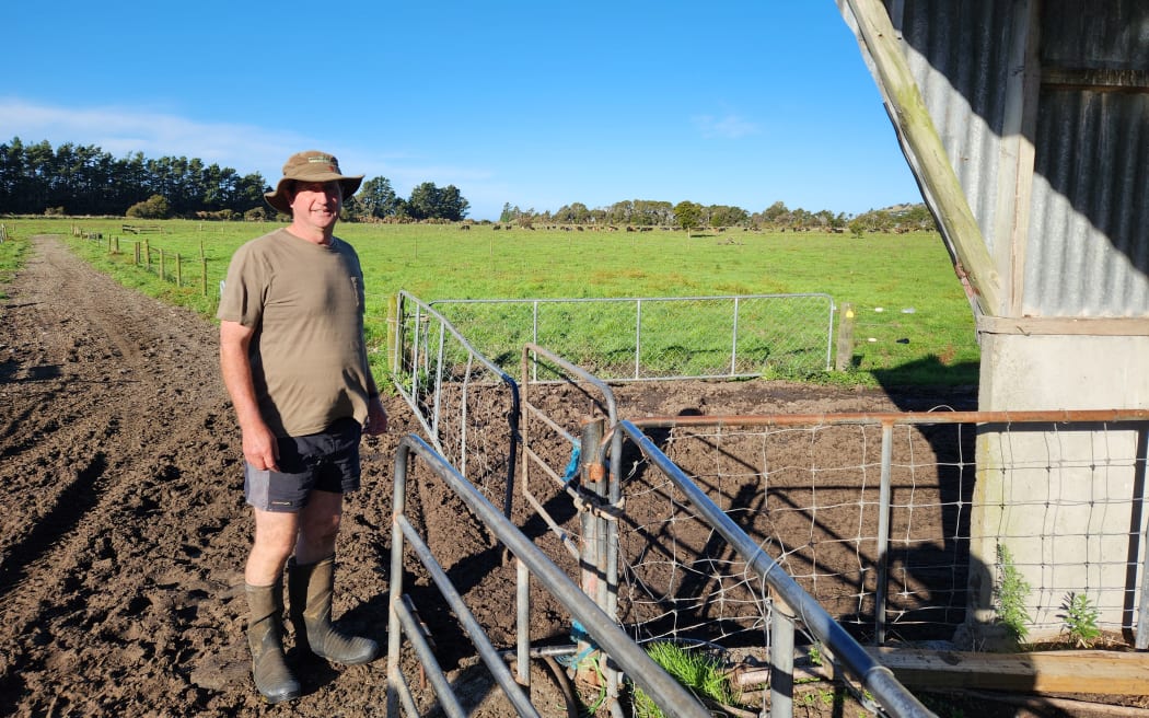 Golden Bay farmer opposes virtual fencing | RNZ