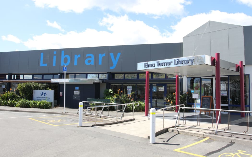 Nelson council approves $500K ‘band-aid’ fix for Stoke Library | RNZ News