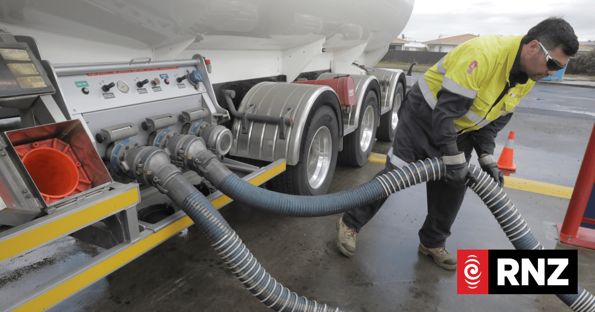 Fuel stocks dip, but within expectation, MBIE says | RNZ News