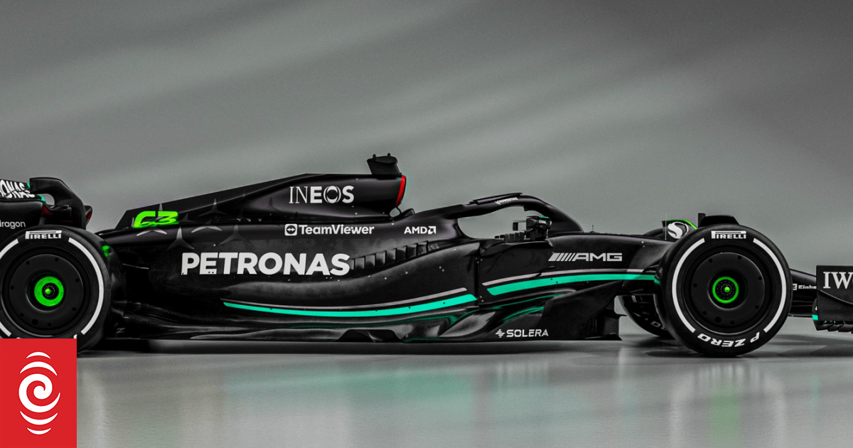 Mercedes goes back to black for new F1 car | RNZ News